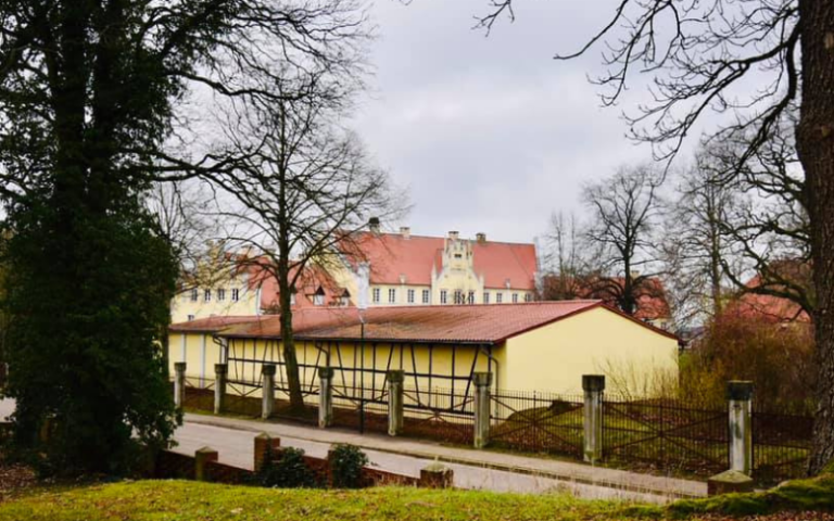 Gutshaus Leppin (Leppin Hall) - Cultural Landscape Brohmer & Helpter Hills