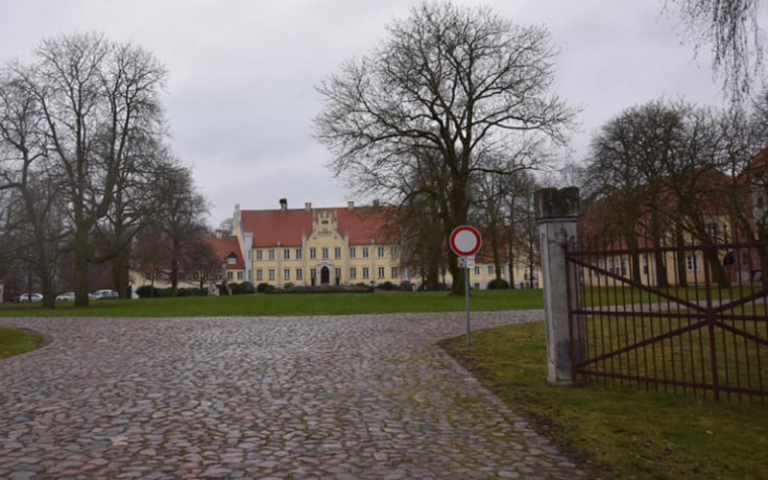 Gutshaus Leppin (Leppin Hall) - Cultural Landscape Brohmer & Helpter Hills